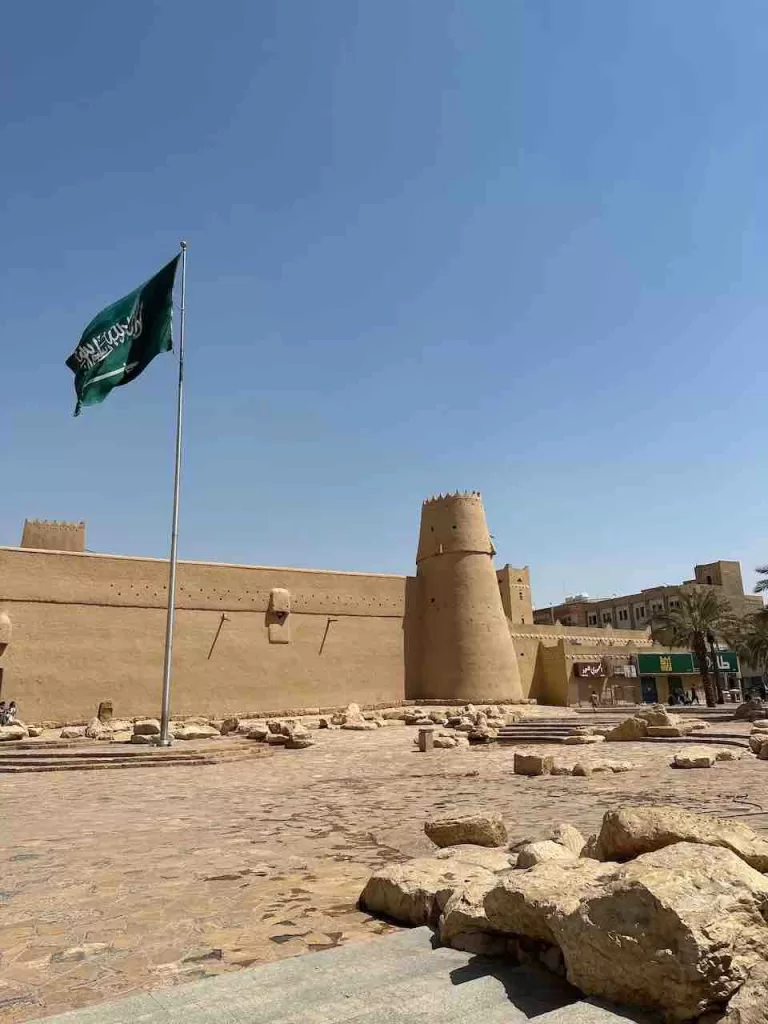 Perfect One Week Saudi Arabia Itinerary - Adventures of An Average Jo